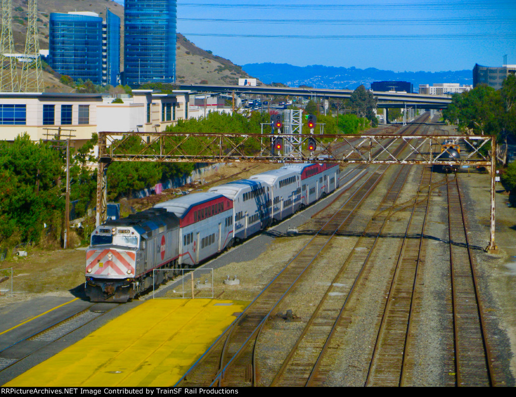JPBX 919 Leads Caltrain 244